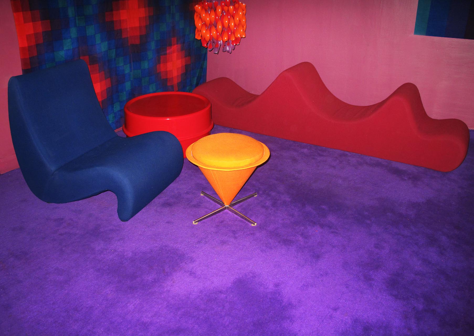 purple_domo_carpet | THE VERNER PANTON COLLECTOR