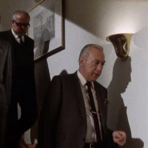 GOLDEN TOPAN IN “DERRICK” | THE VERNER PANTON COLLECTOR